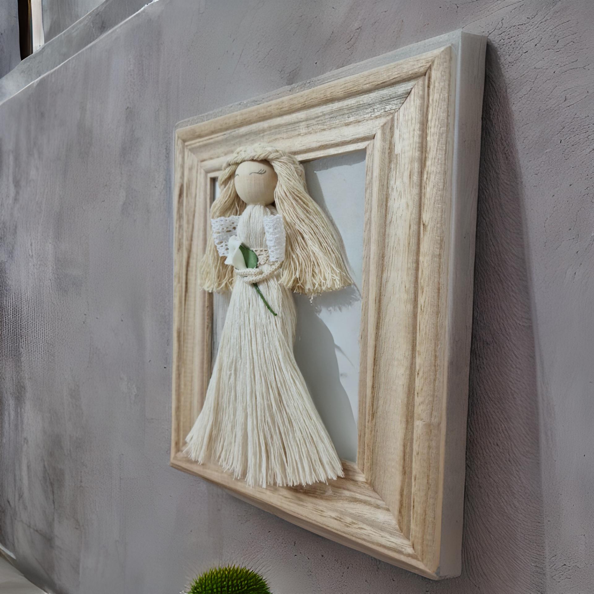 Decoratiune de tip papusa din macrame, confectionata manual, pusa in ...