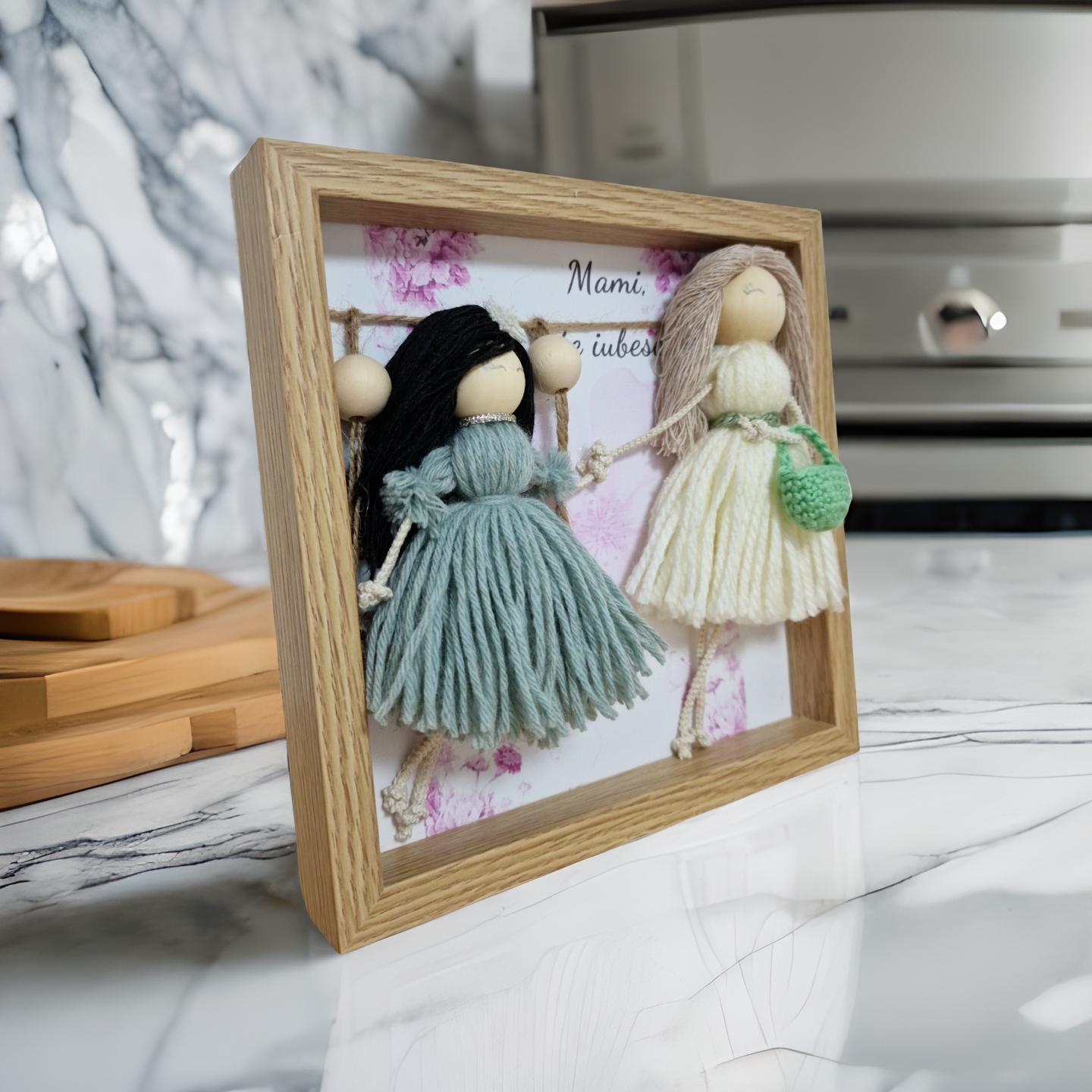 Decoratiune de tip papusa din macrame, confectionata manual, pusa in ...