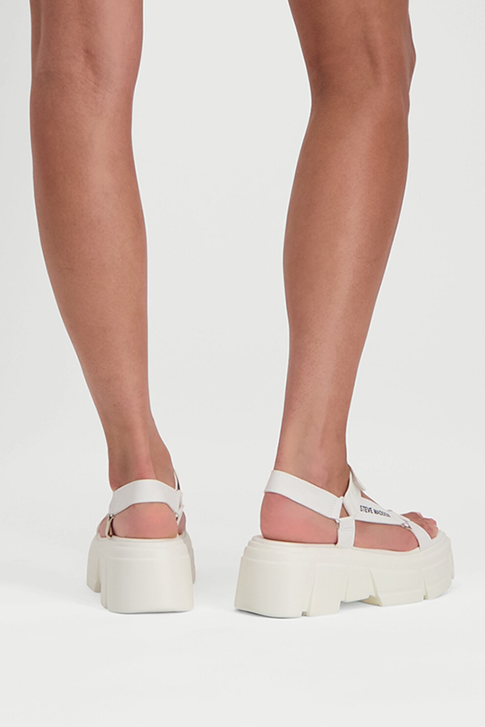 Steve Madden, Сандали Assertive със скосена подметка и велкро, Бял, 40 ...