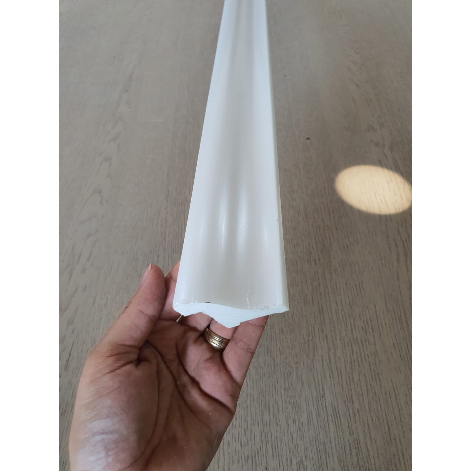 Cornisa led din polimer dur D201, alb, 240 X 5 - eMAG.ro