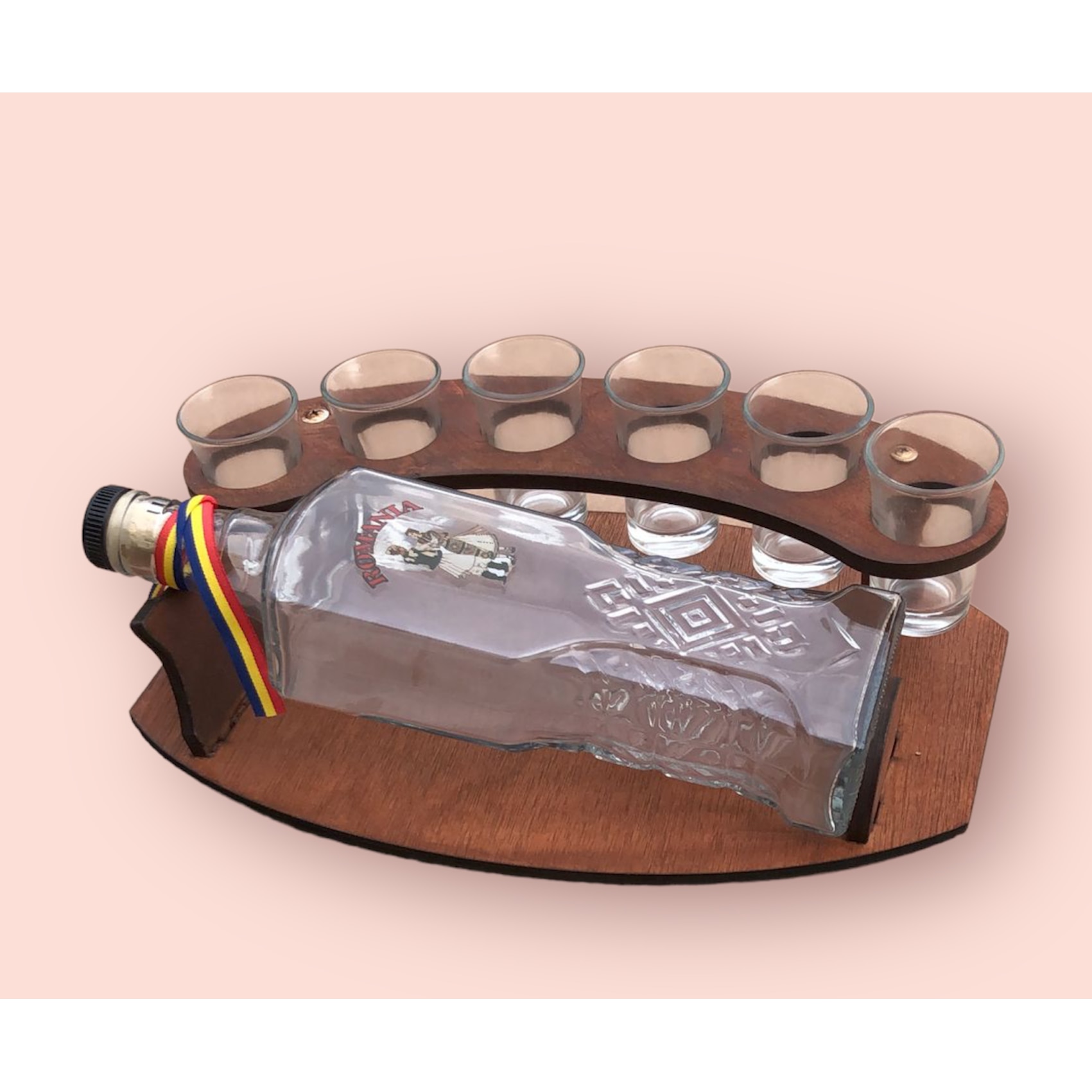 Set 6 pahare de palinca cu sticla decorata, pe suport lemn, maro, 33x10 ...
