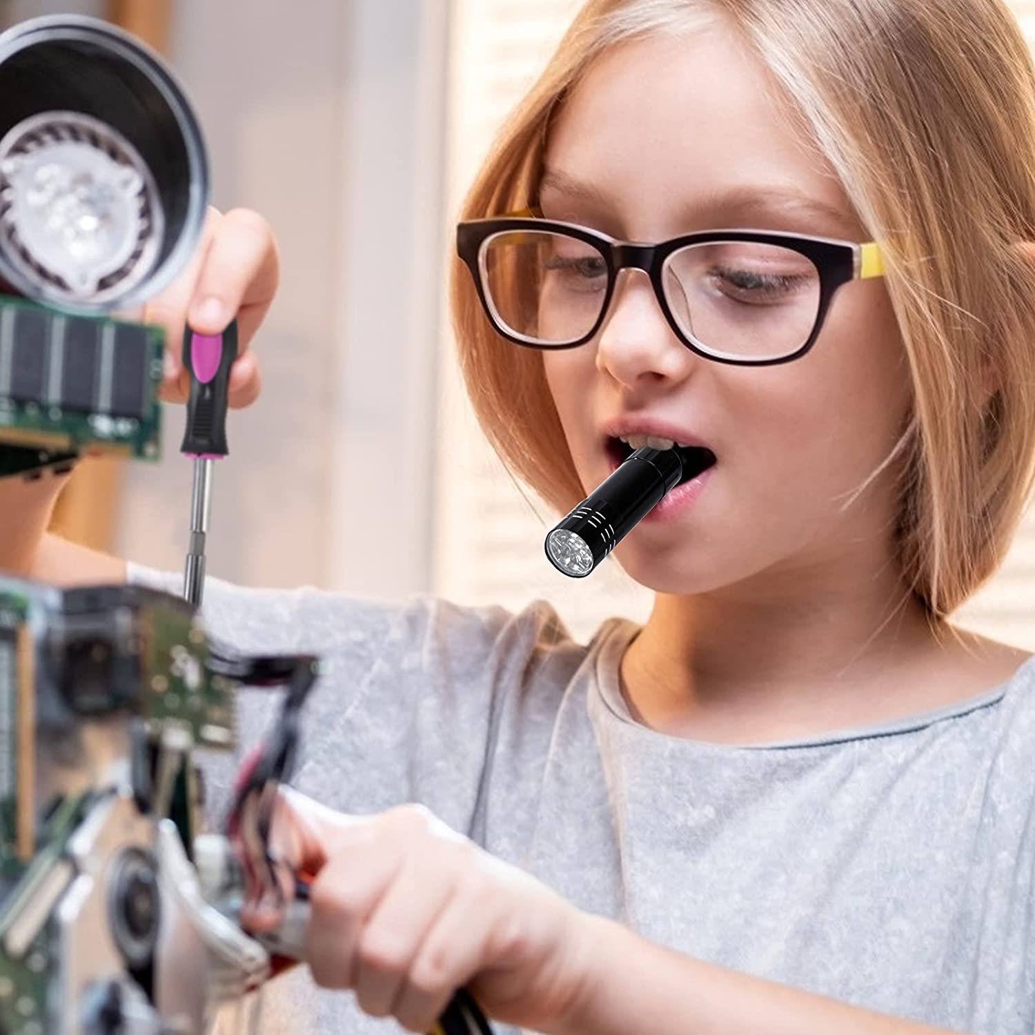 Set mini trusa scule universala, 23 de piese, cu surubelnita, ruleta ...