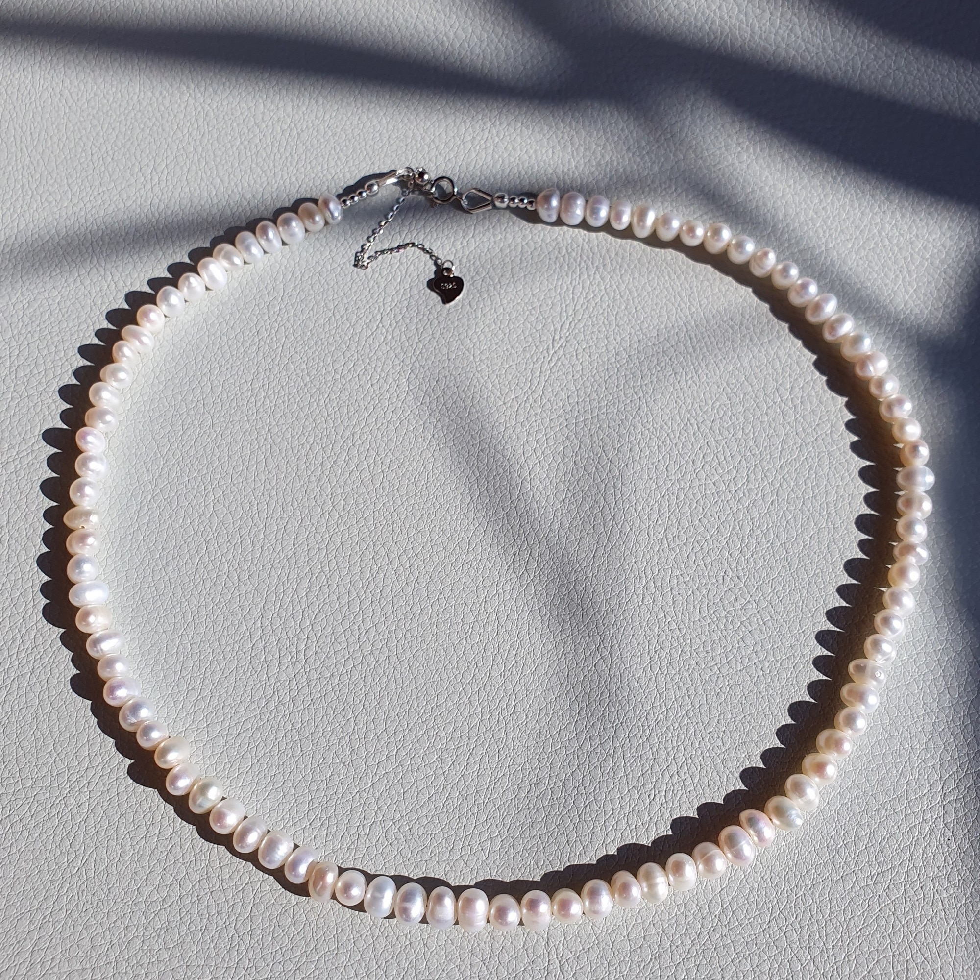 Colier din perle de cultura albe de 4x5 mm cu accesorii din argint ...