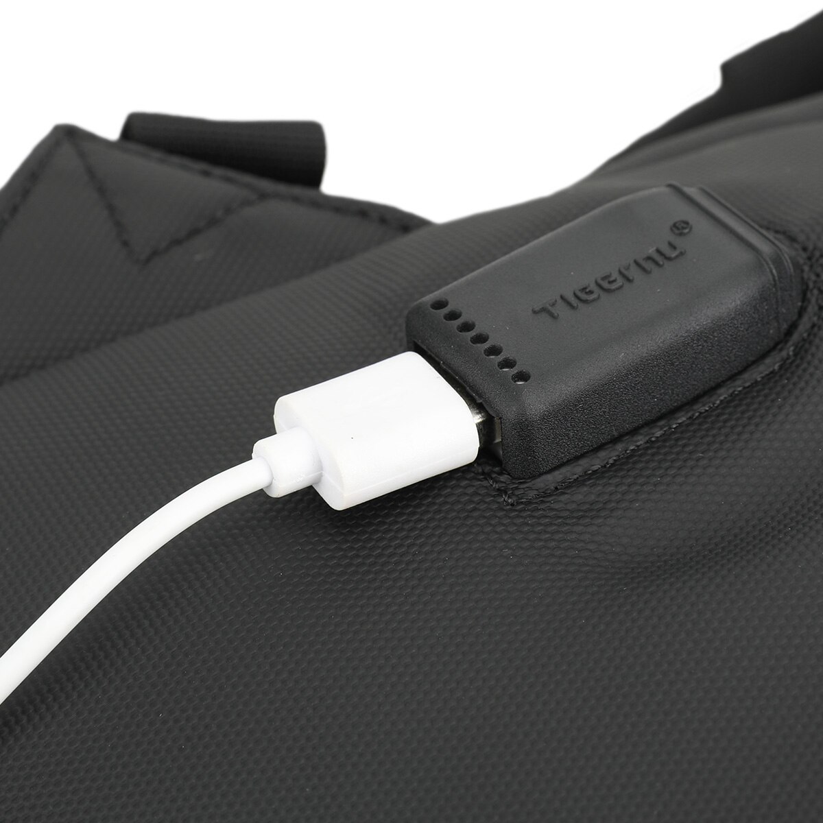 Rucsac laptop 17", smart casual usor, cu port USB, Tigernu, 32x18x48 cm ...