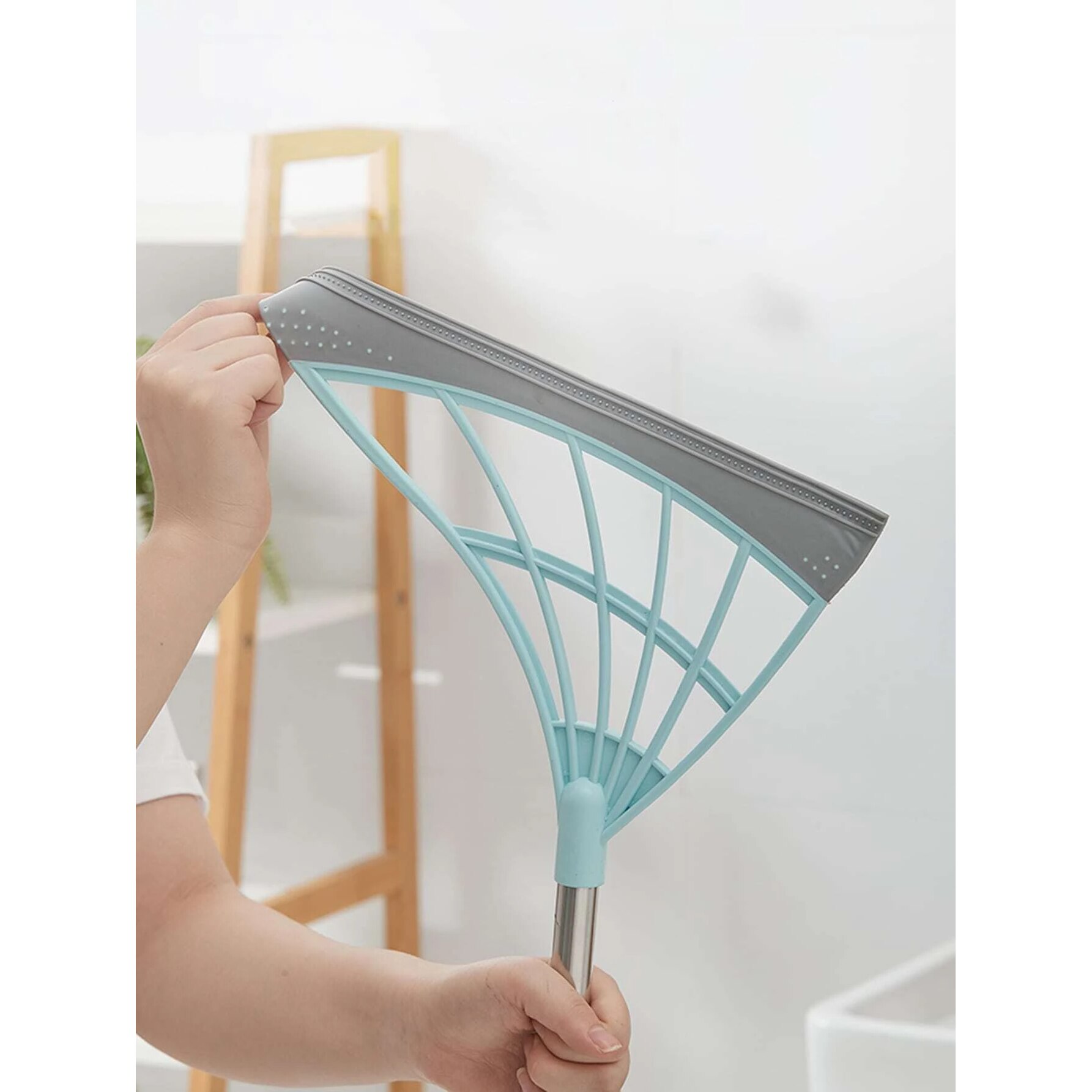 Matura magica multifunctionala pentru praf, apa, par, podea sau geamuri ...