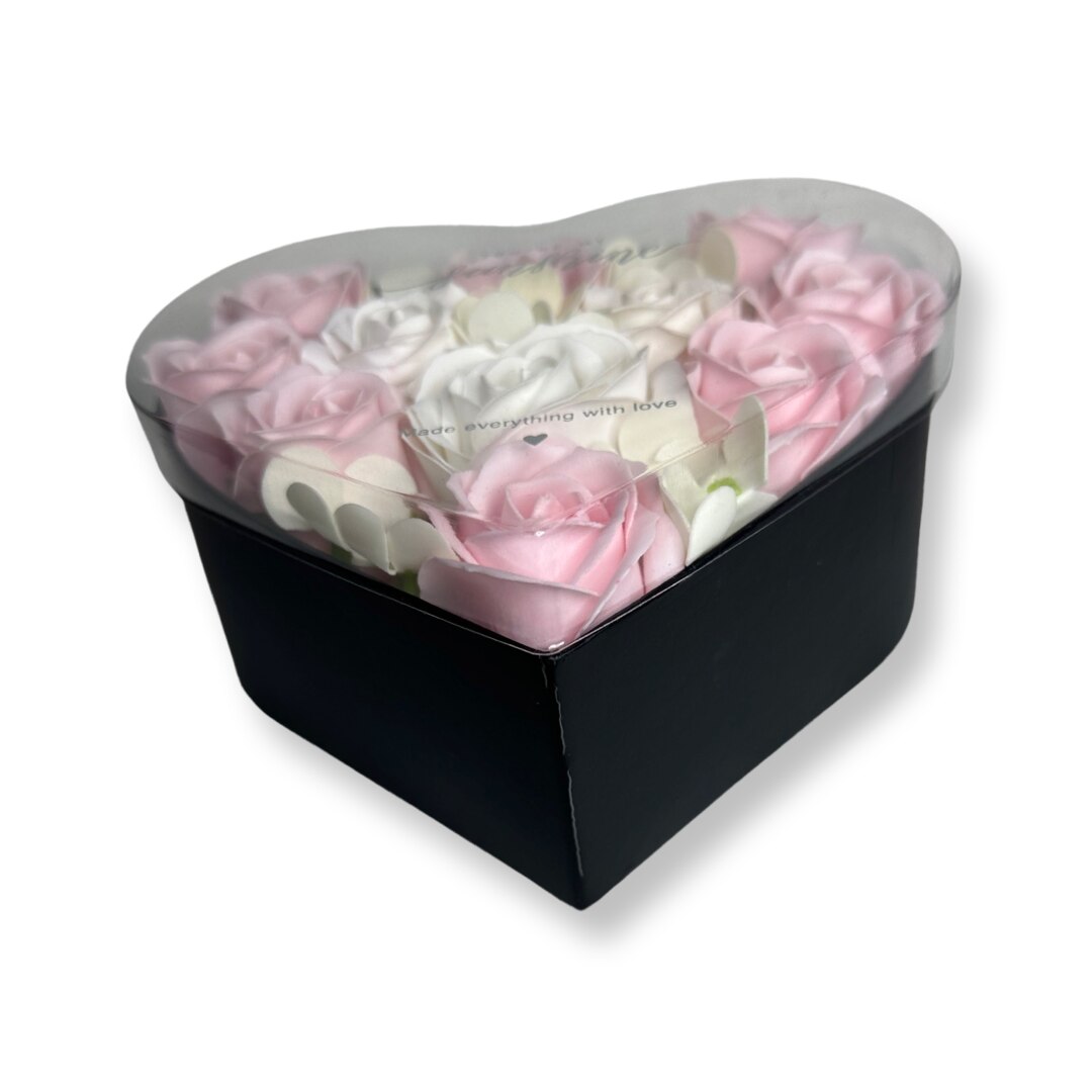 Aranjament floral in cutie inima neagra cu capac transparent ...