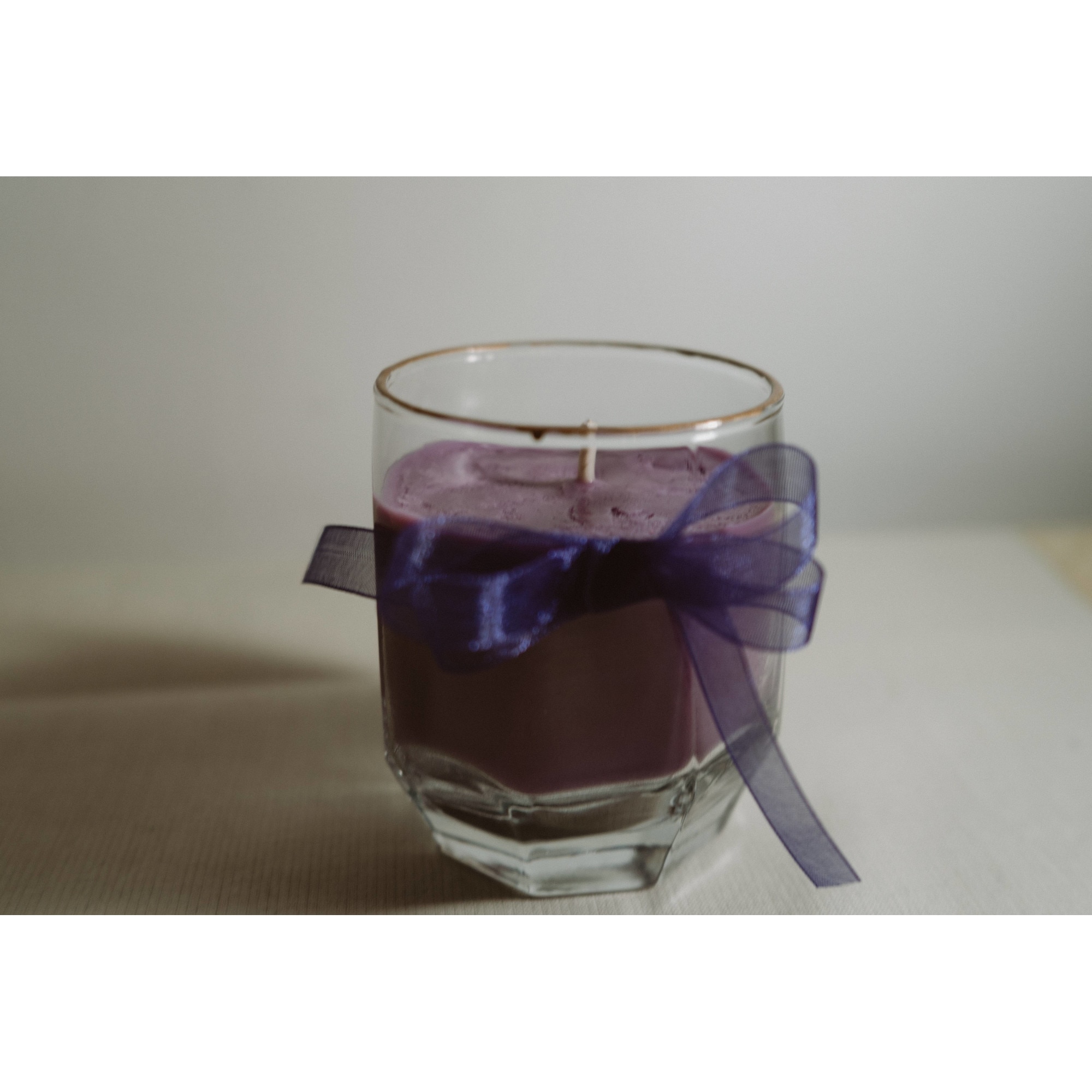 Lumanare parfumata, 300g, parfum lavanda, culoare mov - eMAG.ro