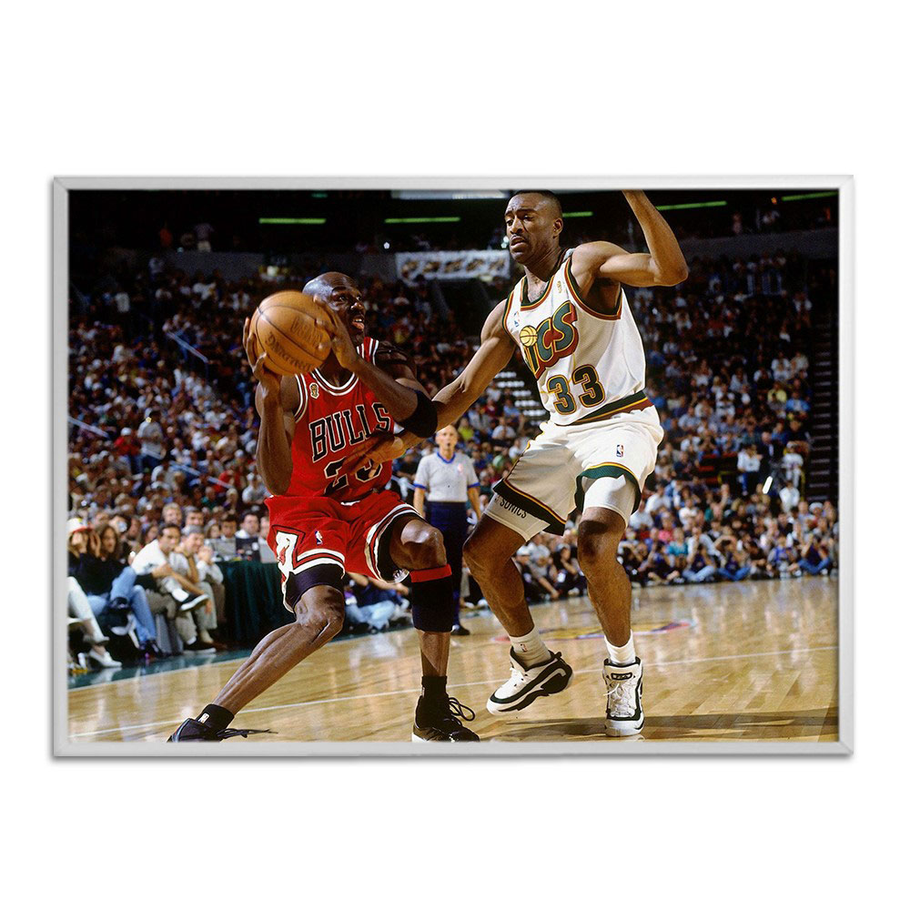 Poster inramat - Michael Jordan Attack 3 50x40 Aluminiu - eMAG.ro