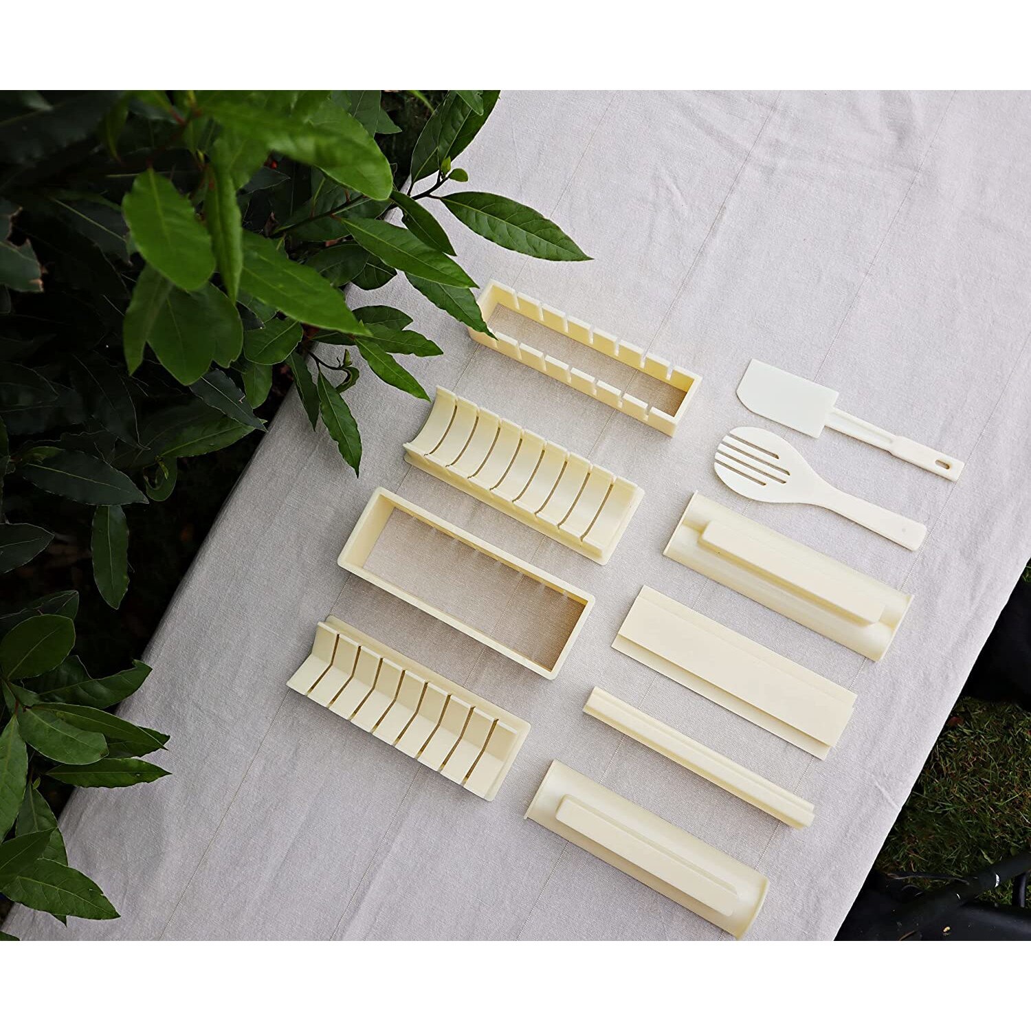 Set de 10 Ustensile pentru Sushi, Forme Inima inclus, Bukate® - eMAG.ro