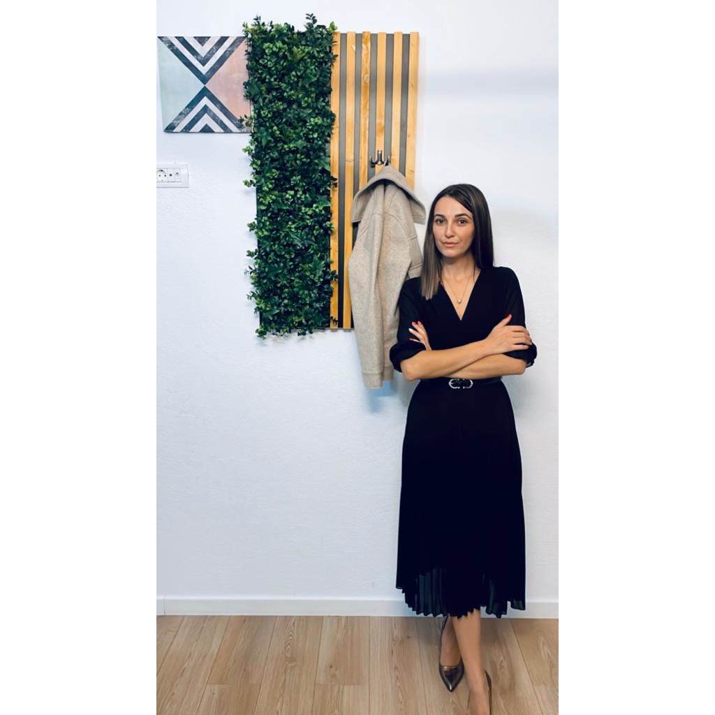 Cuier cu riflaje si verdeata artificiala, 100 x 55 cm, alb - eMAG.ro