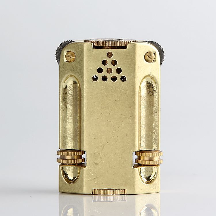 Bricheta pe benzina, design deosebit, silex dublu, culoare alama mat ...