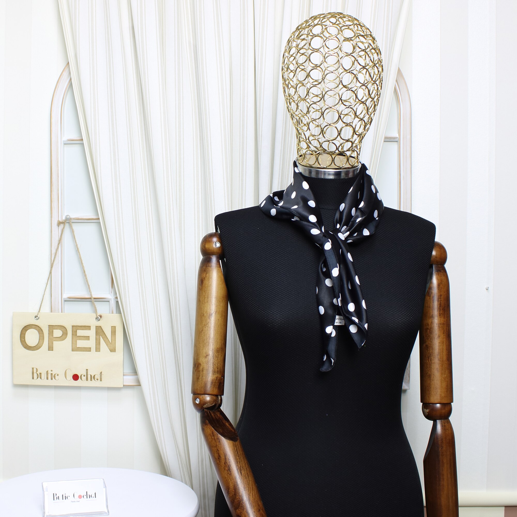 Batic dama, Buticcochet, dimensiune 60x60 cm, 60% poliester 40% matase ...