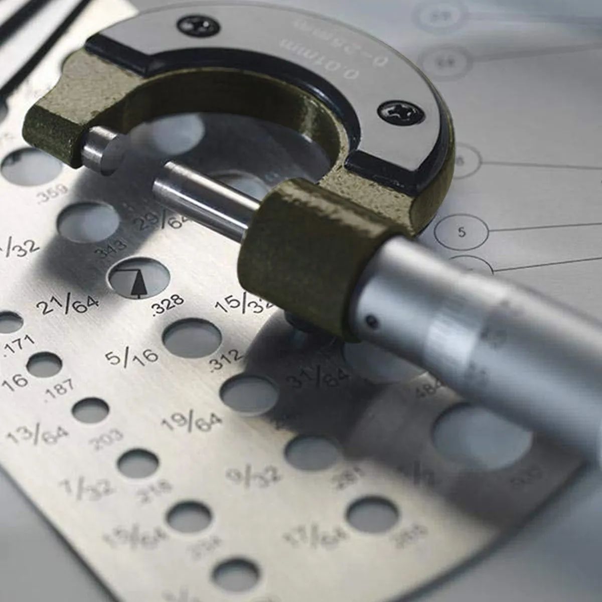 Micrometru, SHAWTY, 0-25 mm, Precizie 0,01 mm, Argintiu/Kaki - eMAG.ro