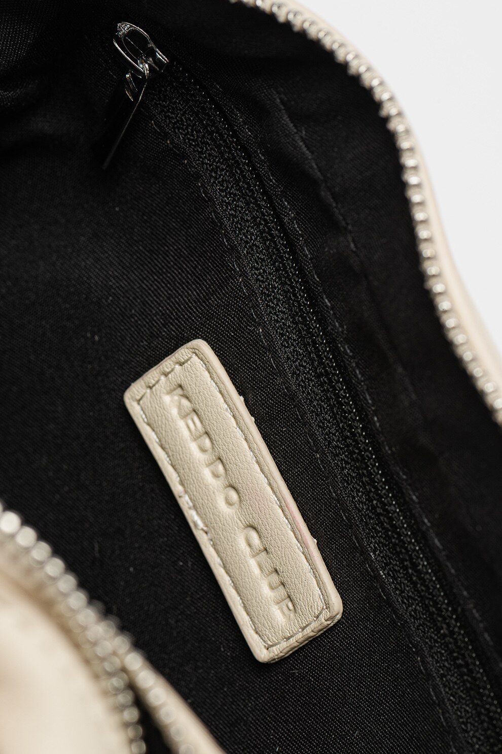 KEDDO, Geanta crossbody de piele ecologica cu aplicatie logo, Crem ...