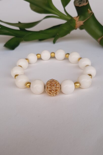 Bratara alba, lucrata manual din pietre naturale de 10mm, Jad alb cu ...