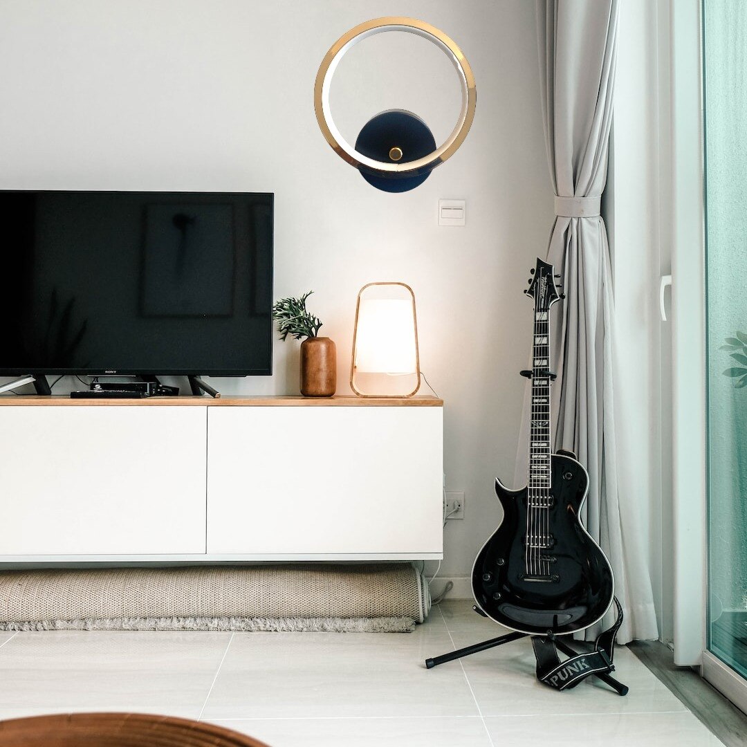 Aplica de perete, cu bec Led, in 3 faze, culoare aurie - eMAG.ro