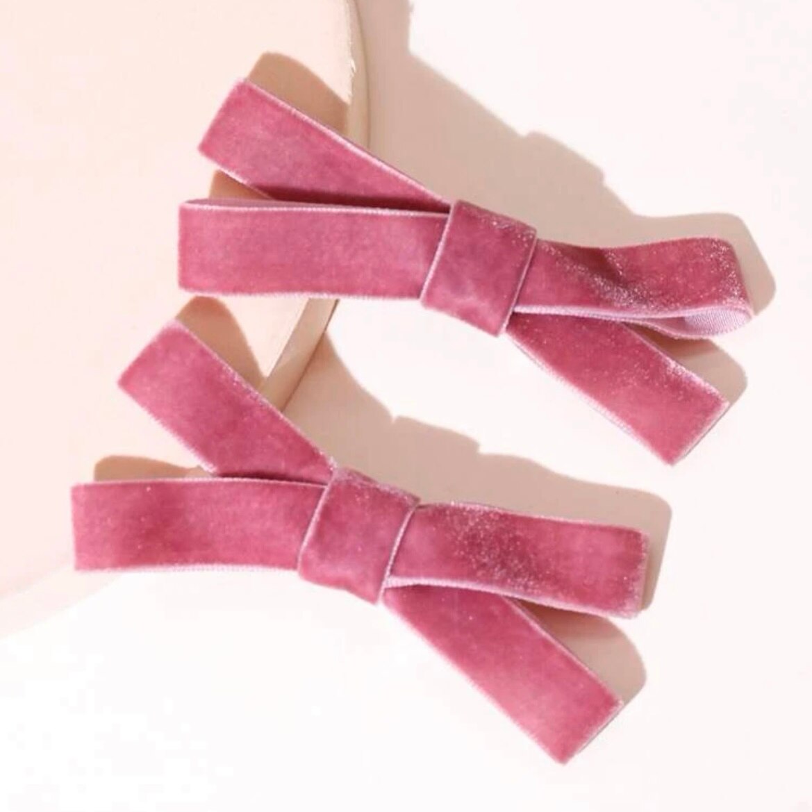 Set 2 agrafe de par, tip fundite, catifea roz - eMAG.ro