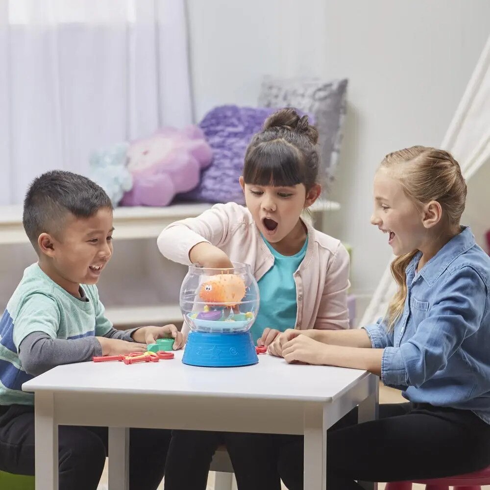 Joc de societate Hasbro, Pestele balon - eMAG.ro