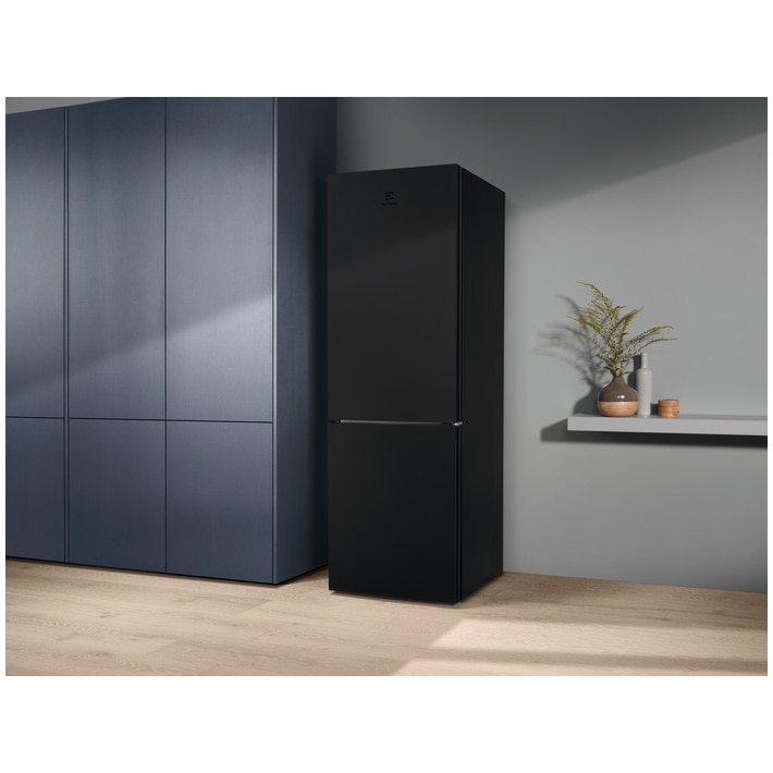 Combina frigorifica Electrolux LNT7ME32M2, 330 l, No Frost, Control ...