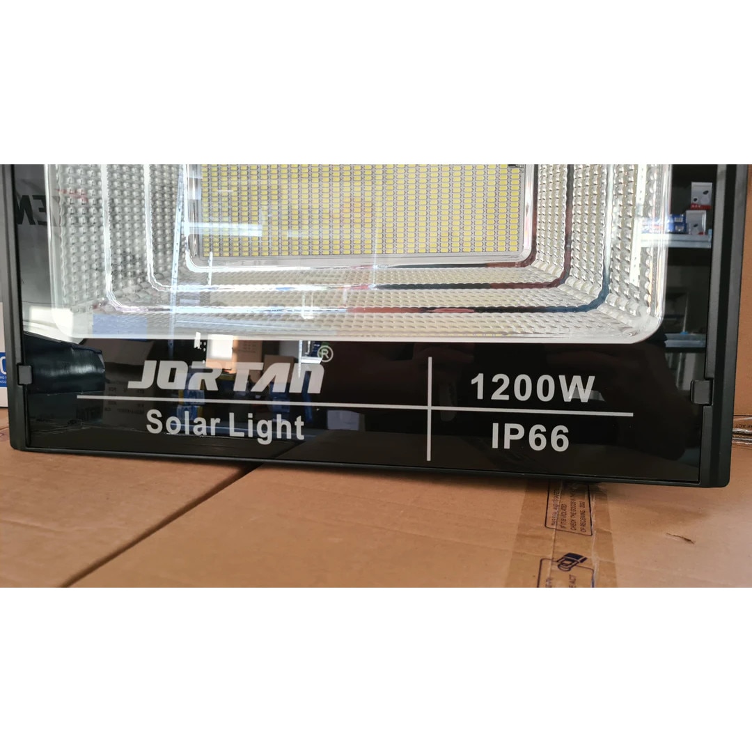 Proiector Solar, LED, Putere 1200W - eMAG.ro