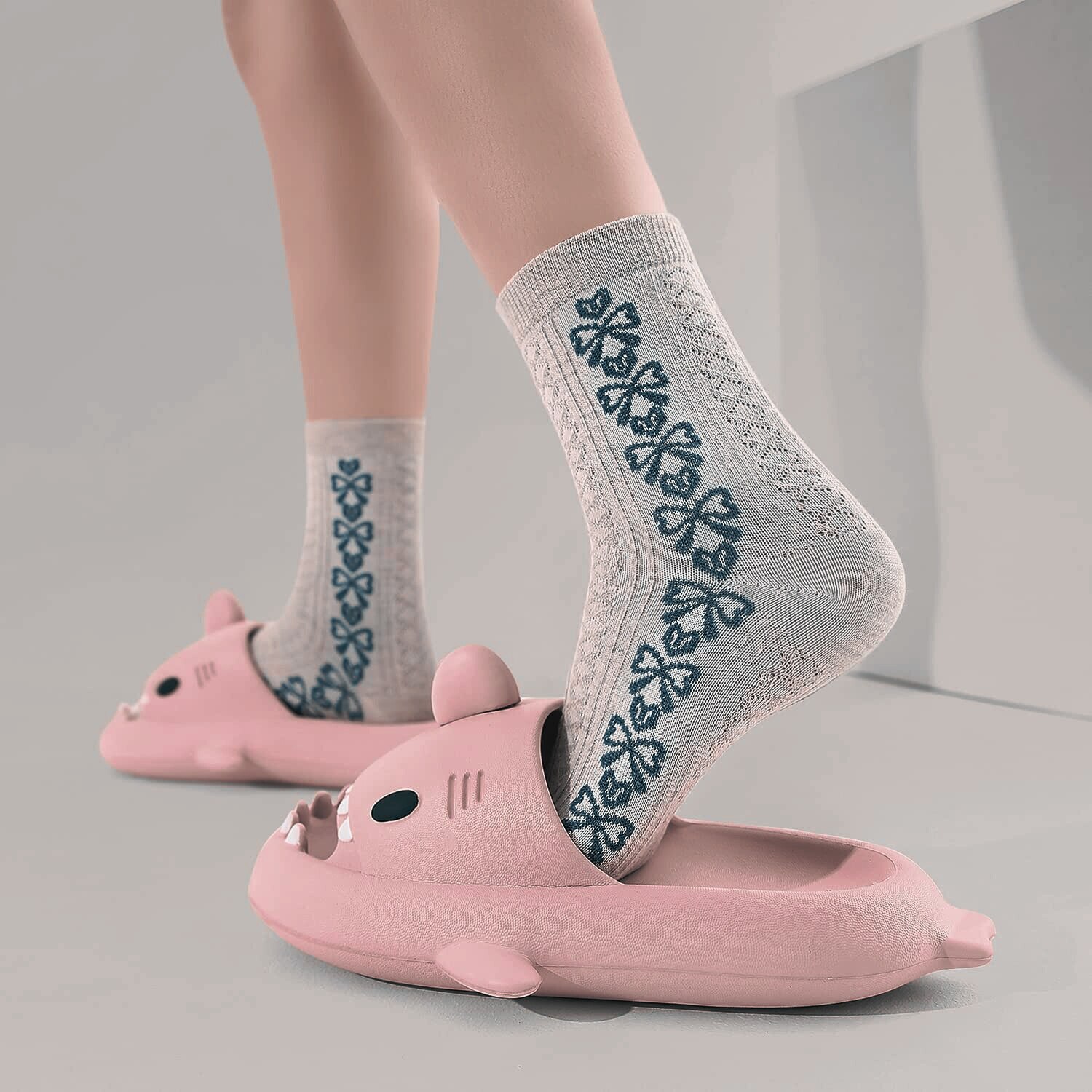 Papuci pentru copii fetite si baietei, baby shark, Adlumus, roz, 28-29 ...