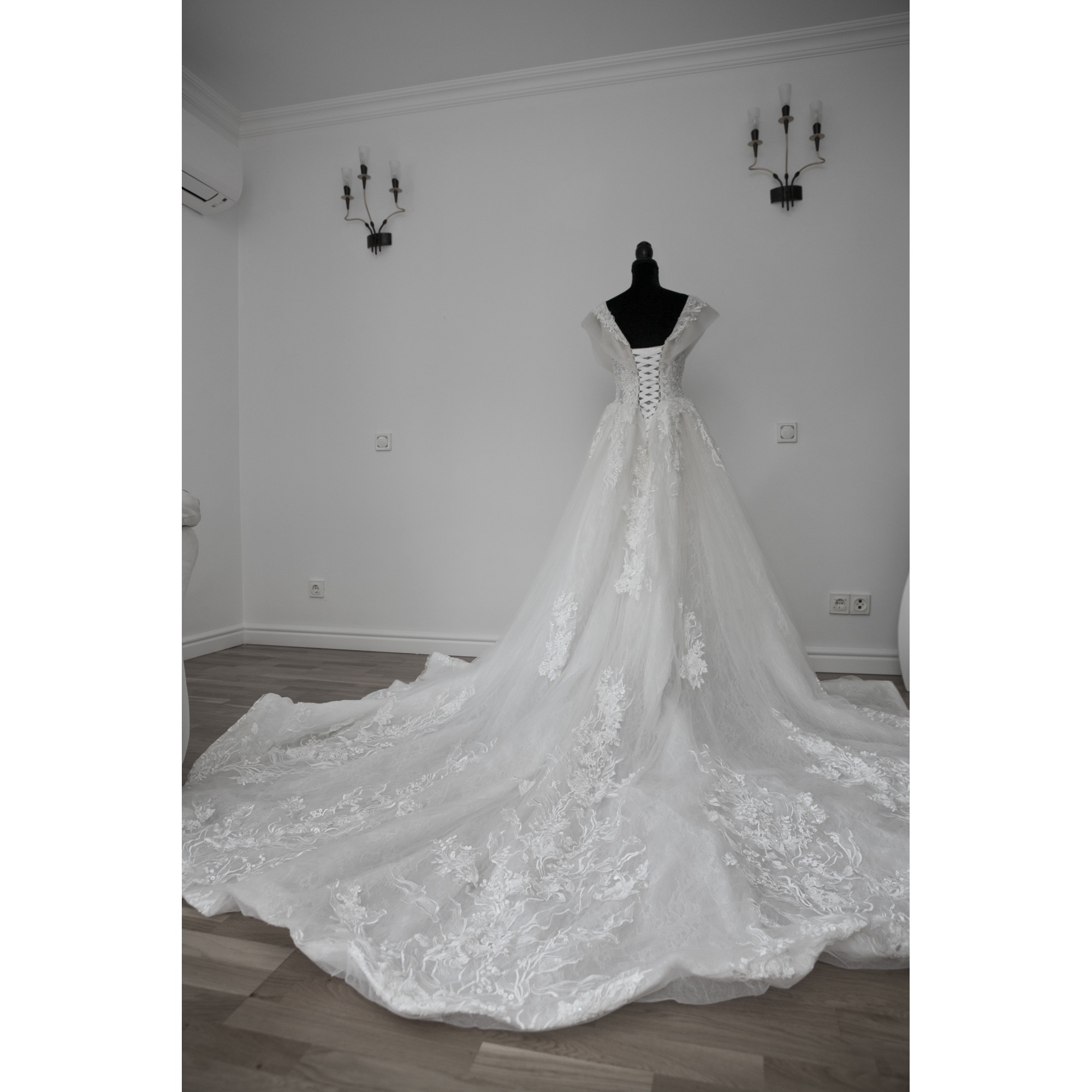 Rochie de mireasa Queen, printesa, trena, Alb, 38-40 - eMAG.ro