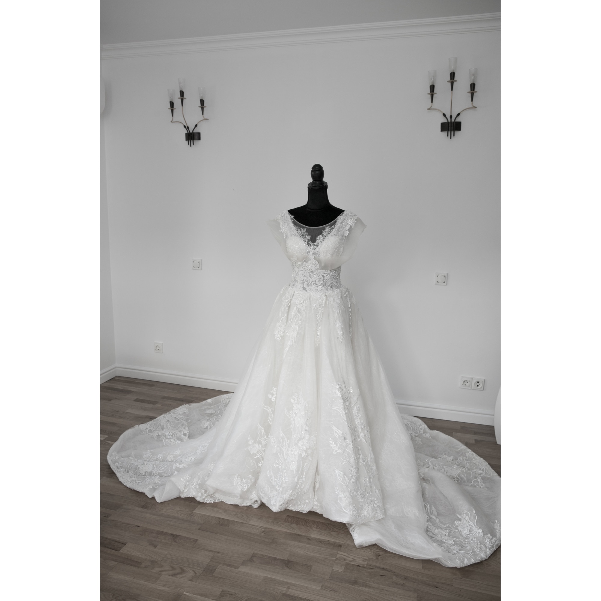 Rochie de mireasa Queen, printesa, trena, Alb, 38-40 - eMAG.ro