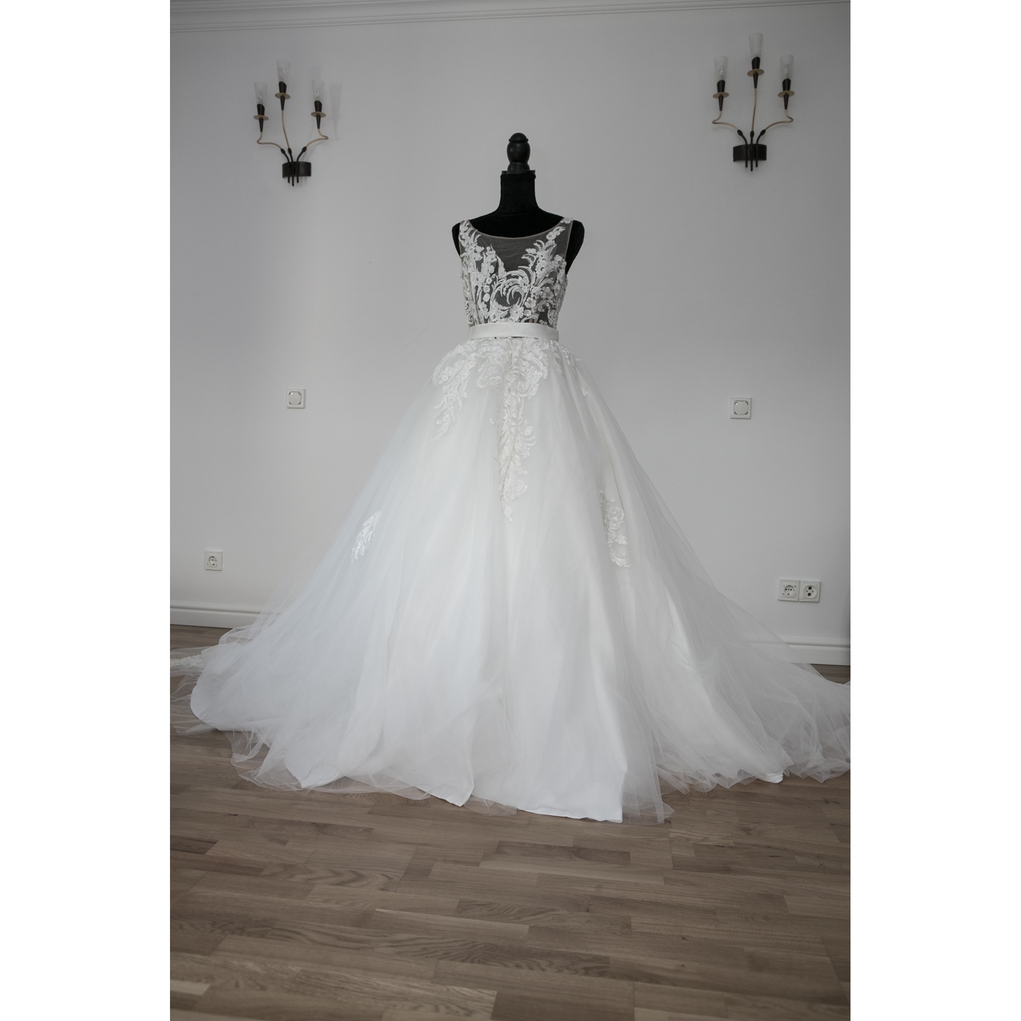 Rochie de mireasa Olena, tip printesa, cu trena, Alb, 40-42 - eMAG.ro