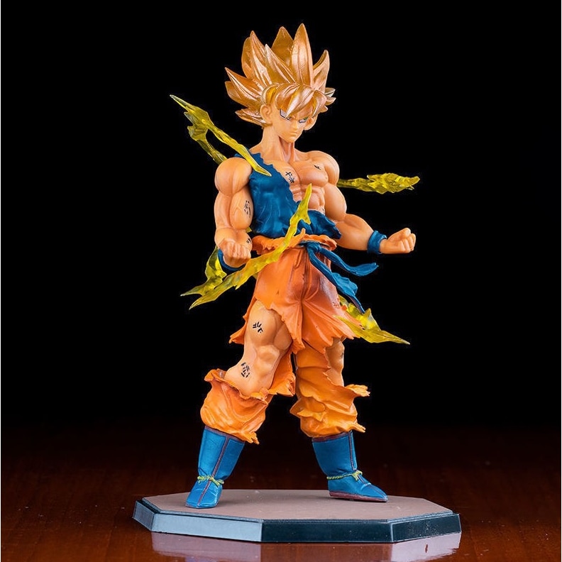 Figurina Dragon Ball Son Goku Super Saiyan, 16 cm - eMAG.ro