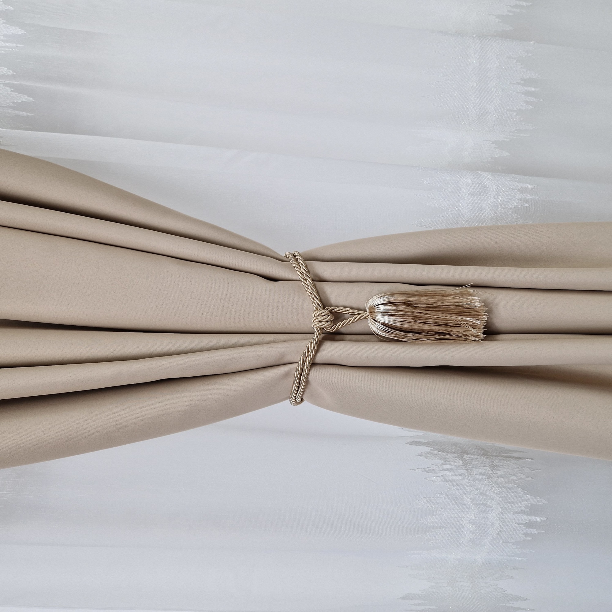 Draperie uni bej 2 buc x 200 x 250 - eMAG.ro