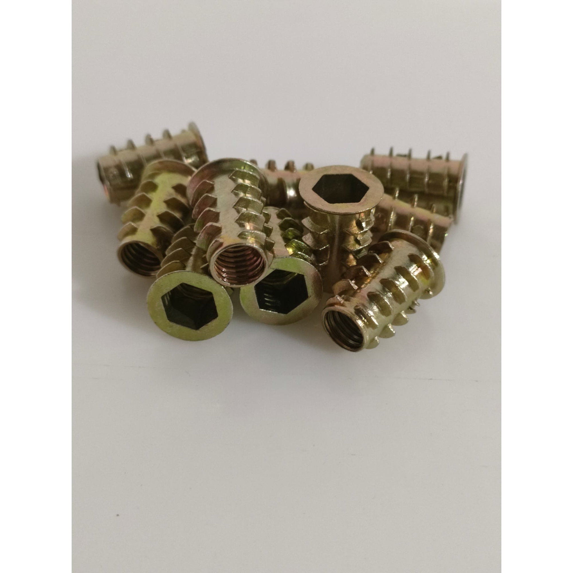 Set 10 bucati Insertii filetate pentru lemn M8, 20 mm - eMAG.ro