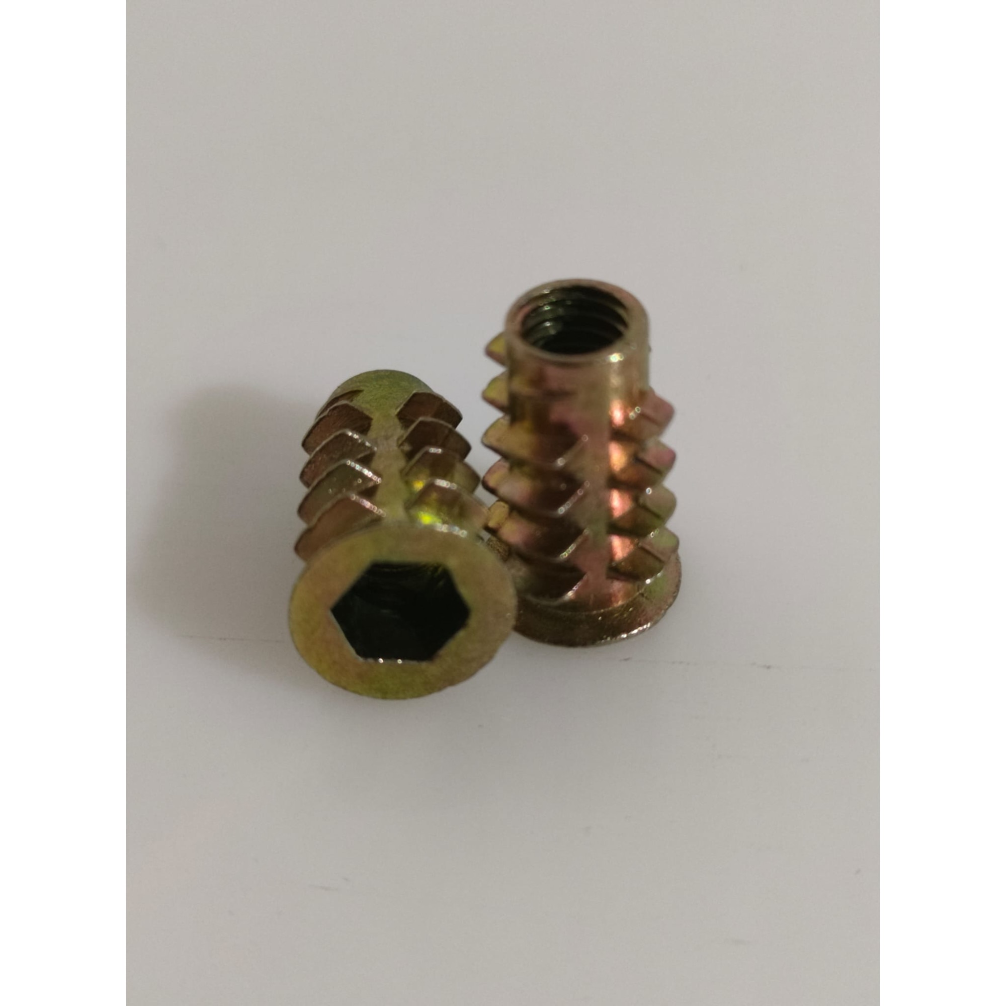 Set 10 bucati Insertii filetate pentru lemn M6, 18 mm - eMAG.ro