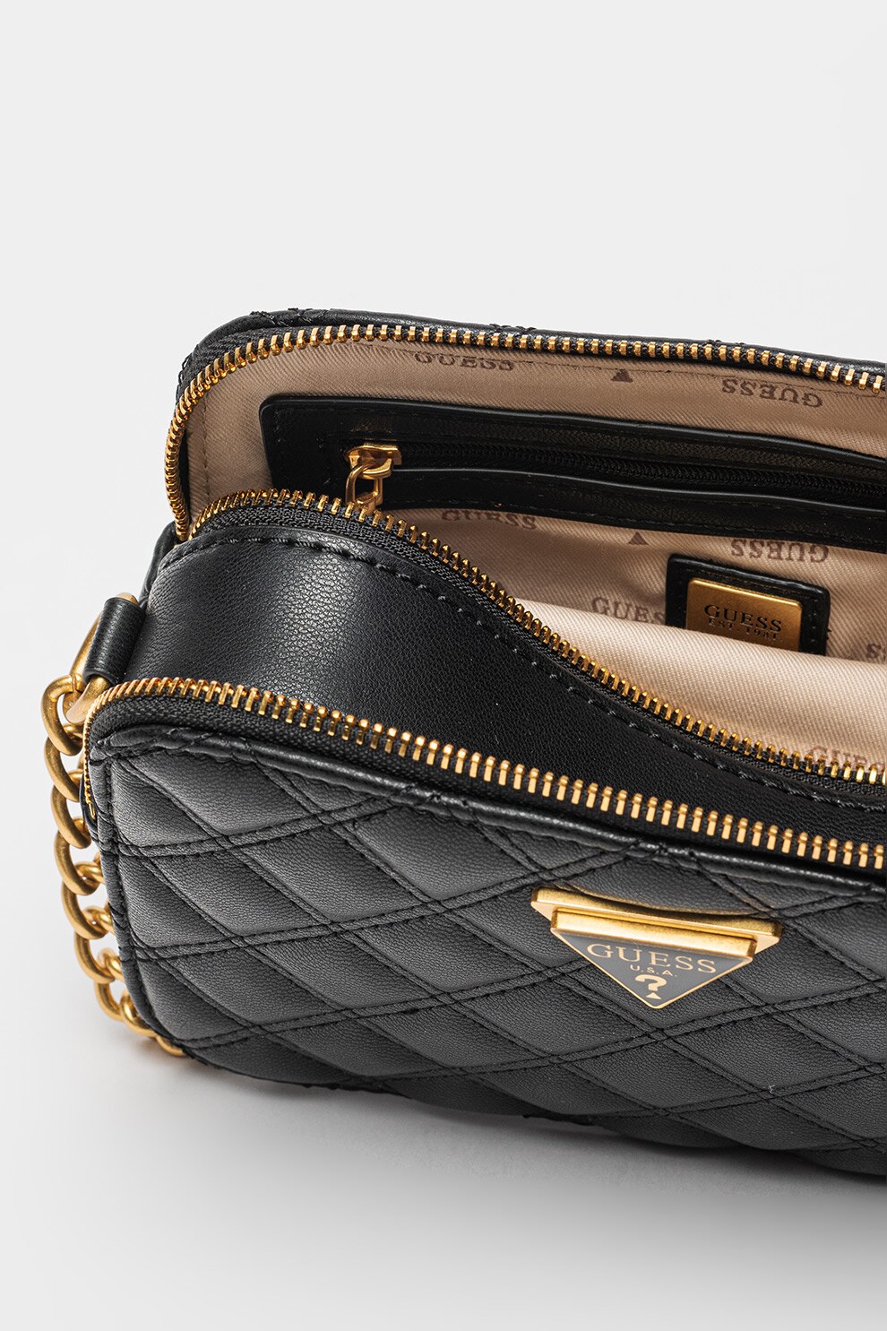 Guess, Geanta crossbody matlasata Giully, Negru - eMAG.ro