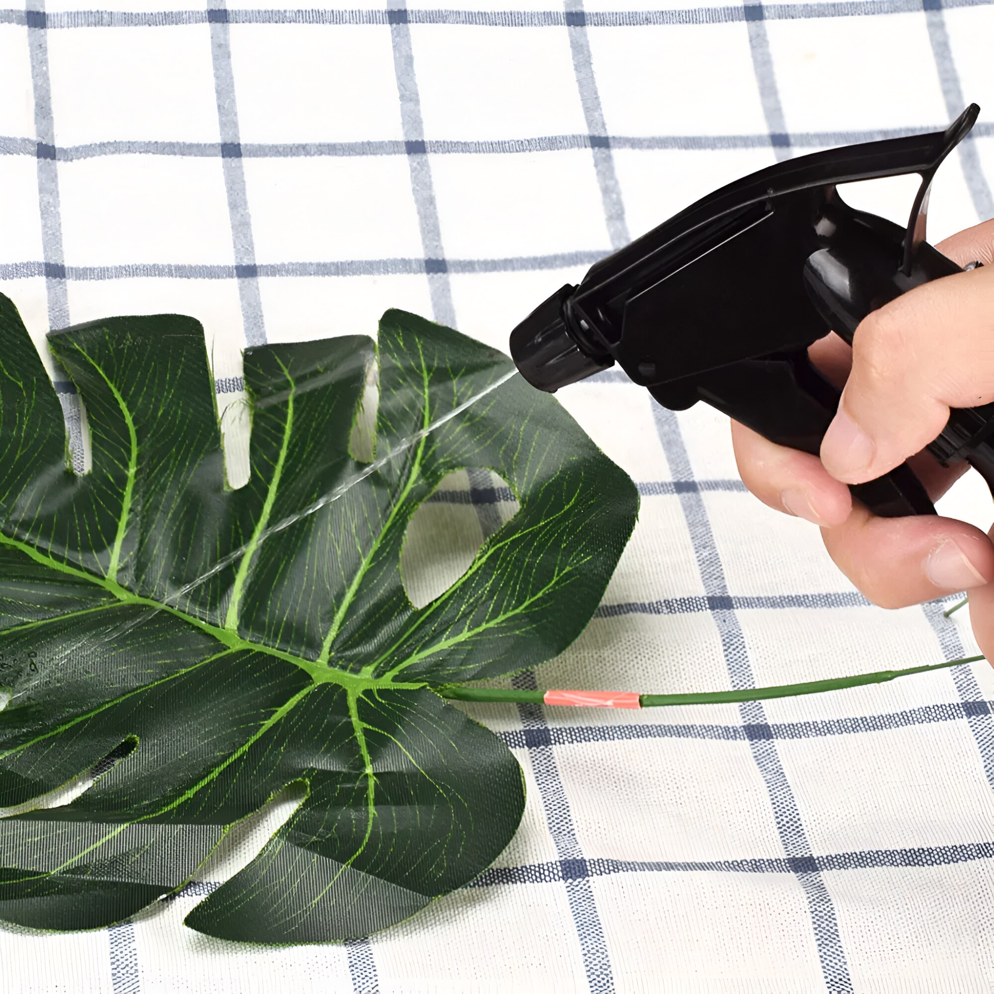 Pulverizator apa pentru frizerie sau coafor, design modern, capat ...