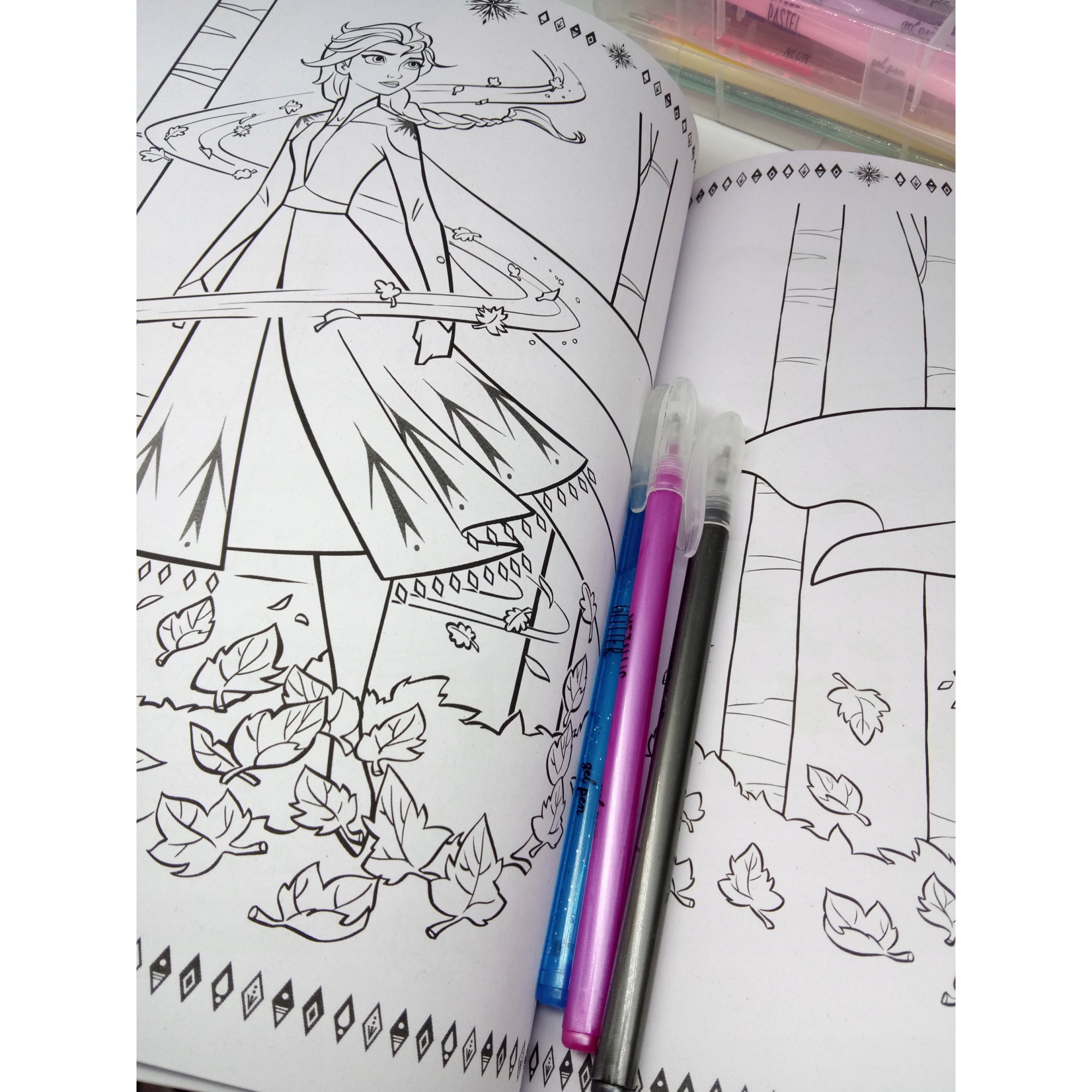 Carte de colorat cu stickere Frozen II, 130 pagini, 21 x 27 cm, 3 ani+ ...