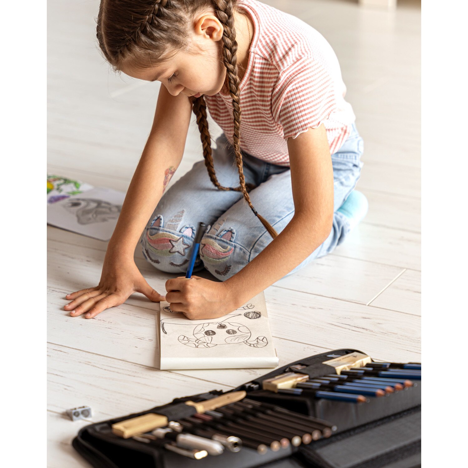 Set de creioane grafit, carbune pentru schite, desen, cu accesorii ...