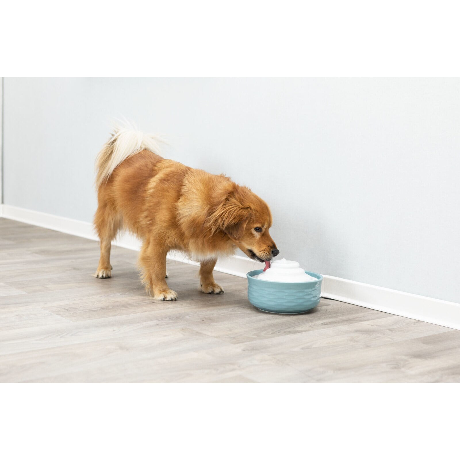 Fantana VITAL FALLS, Trixie, 1.5l, 22 * 13CM, Petrol/Alb, 24450 - eMAG.ro