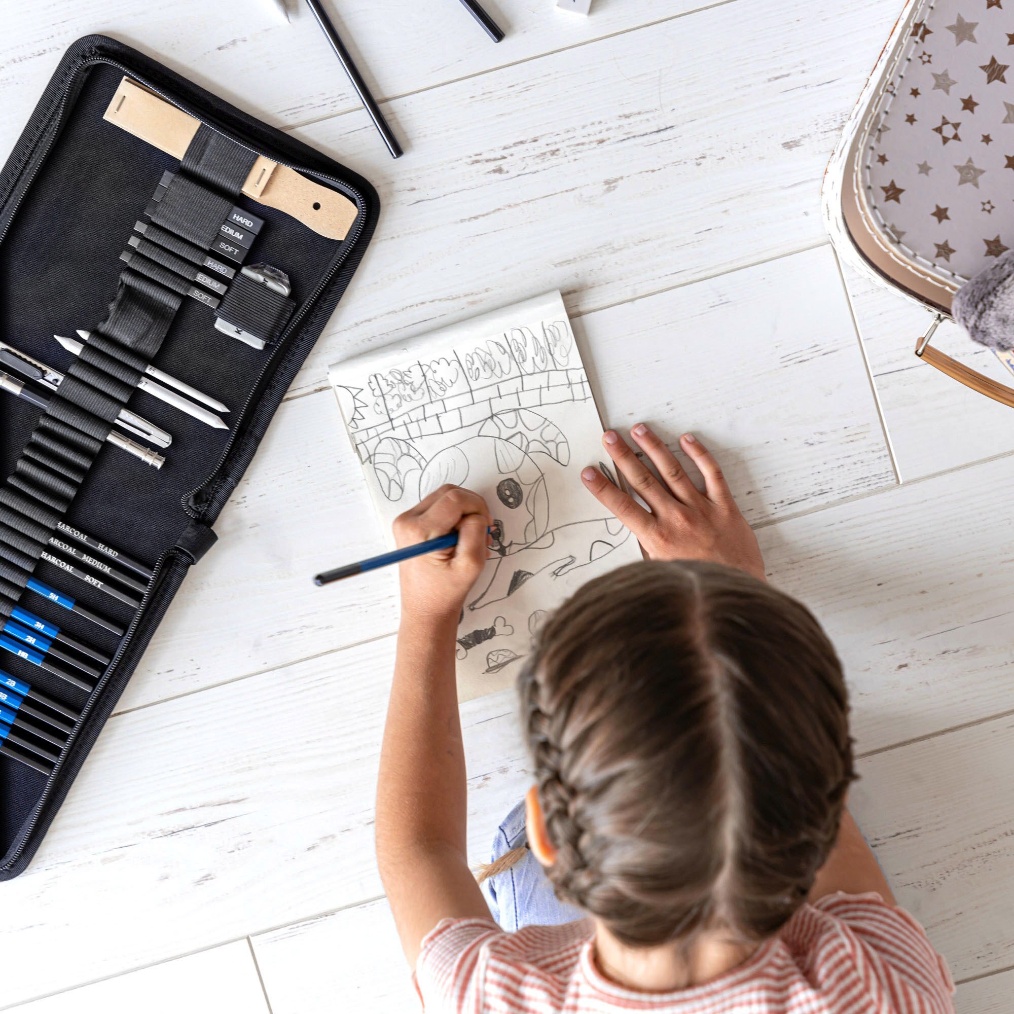 Set de creioane grafit, carbune pentru schite, desen, cu accesorii ...