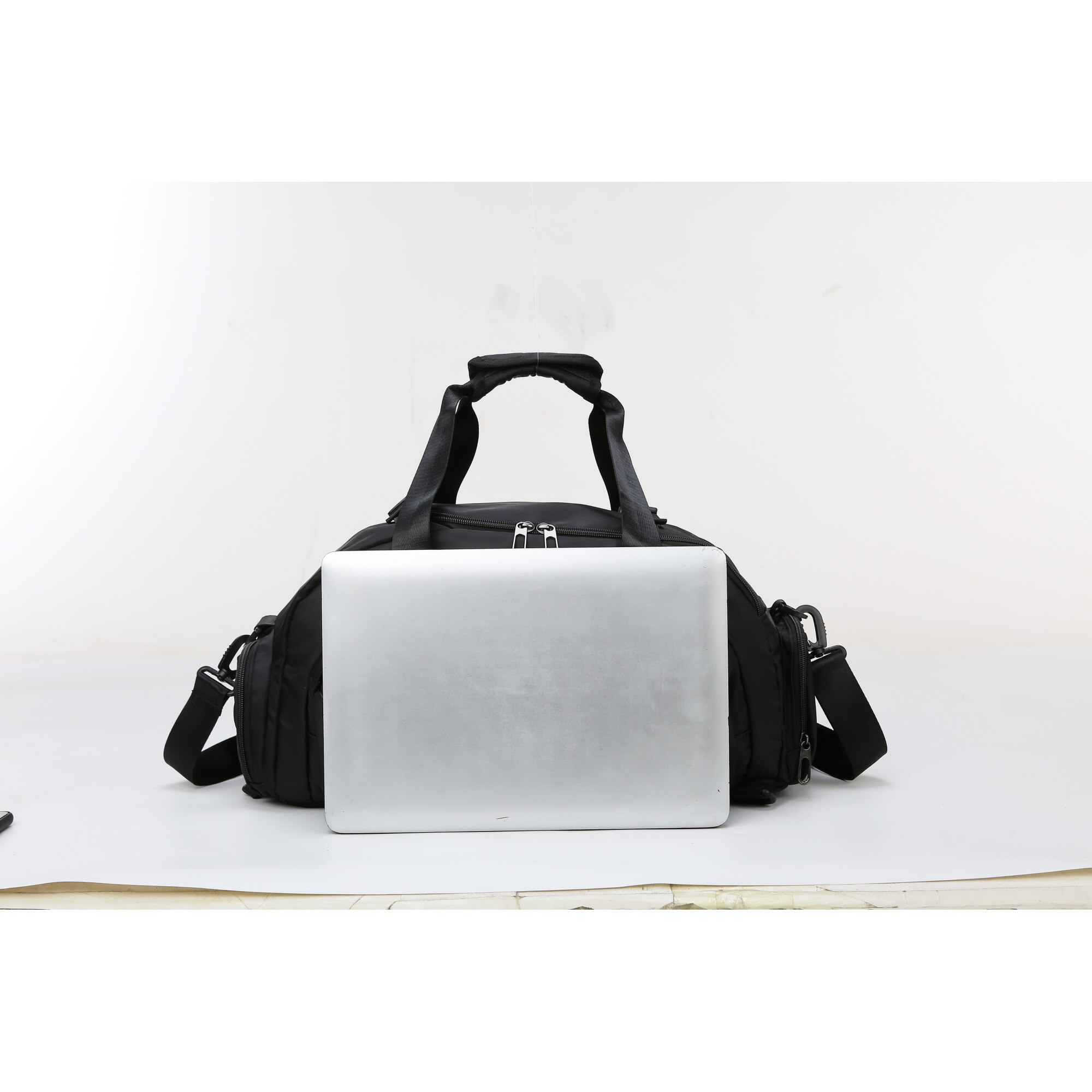 Geanta fitness/crossfit/calatorii, Latuya, culoare neagra, 45x23x20 cm ...