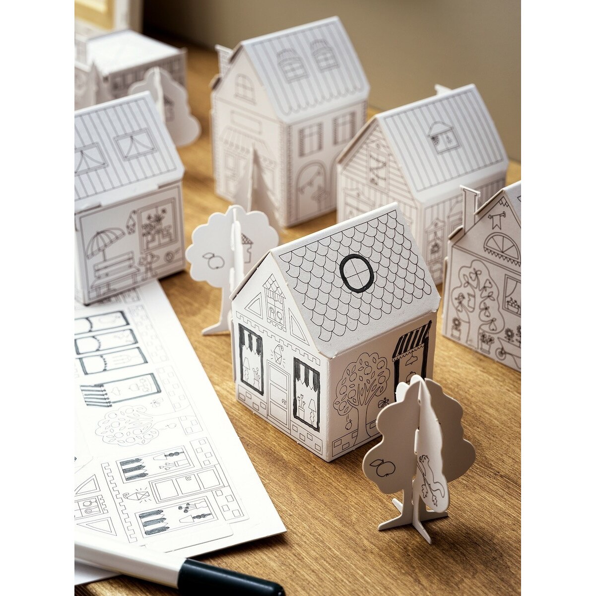 Set 10 sabloane din carton pentru colorat in forma de case si copaci ...