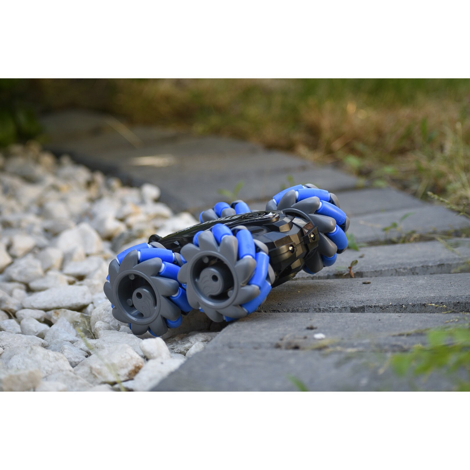 Masinuta RC drifturi si cascadorii 4x4, Albastru, 14x12.5x6 cm, Stunt ...