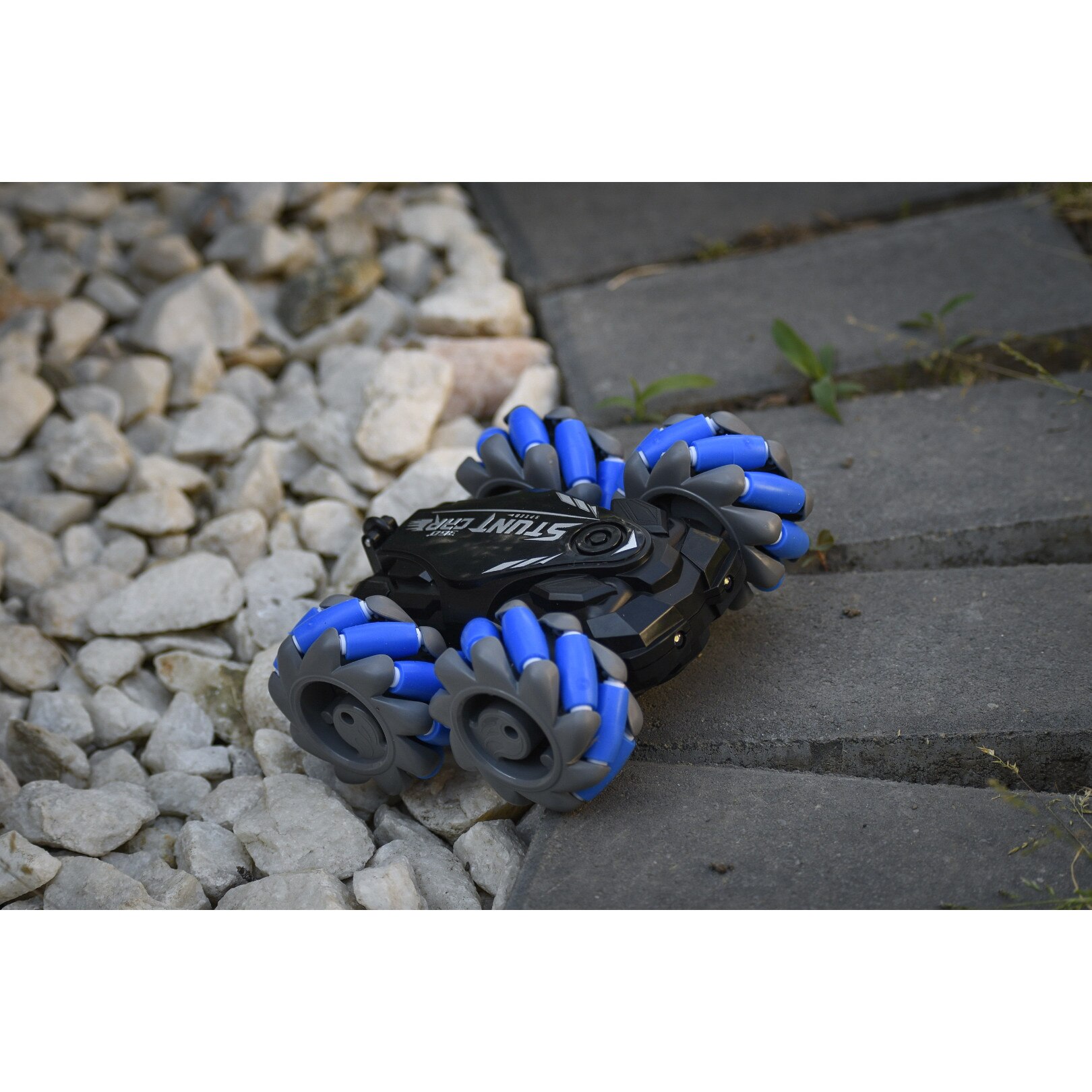 Masinuta RC drifturi si cascadorii 4x4, Albastru, 14x12.5x6 cm, Stunt ...