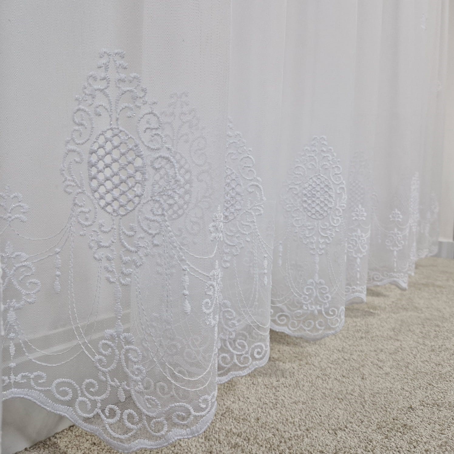 Perdea alba Brodata Baroc, 300 x 240 - eMAG.ro
