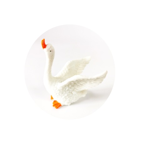 Figurina lebada din rasina cu aripi deschise alba - marime 3.5 cm - eMAG.ro