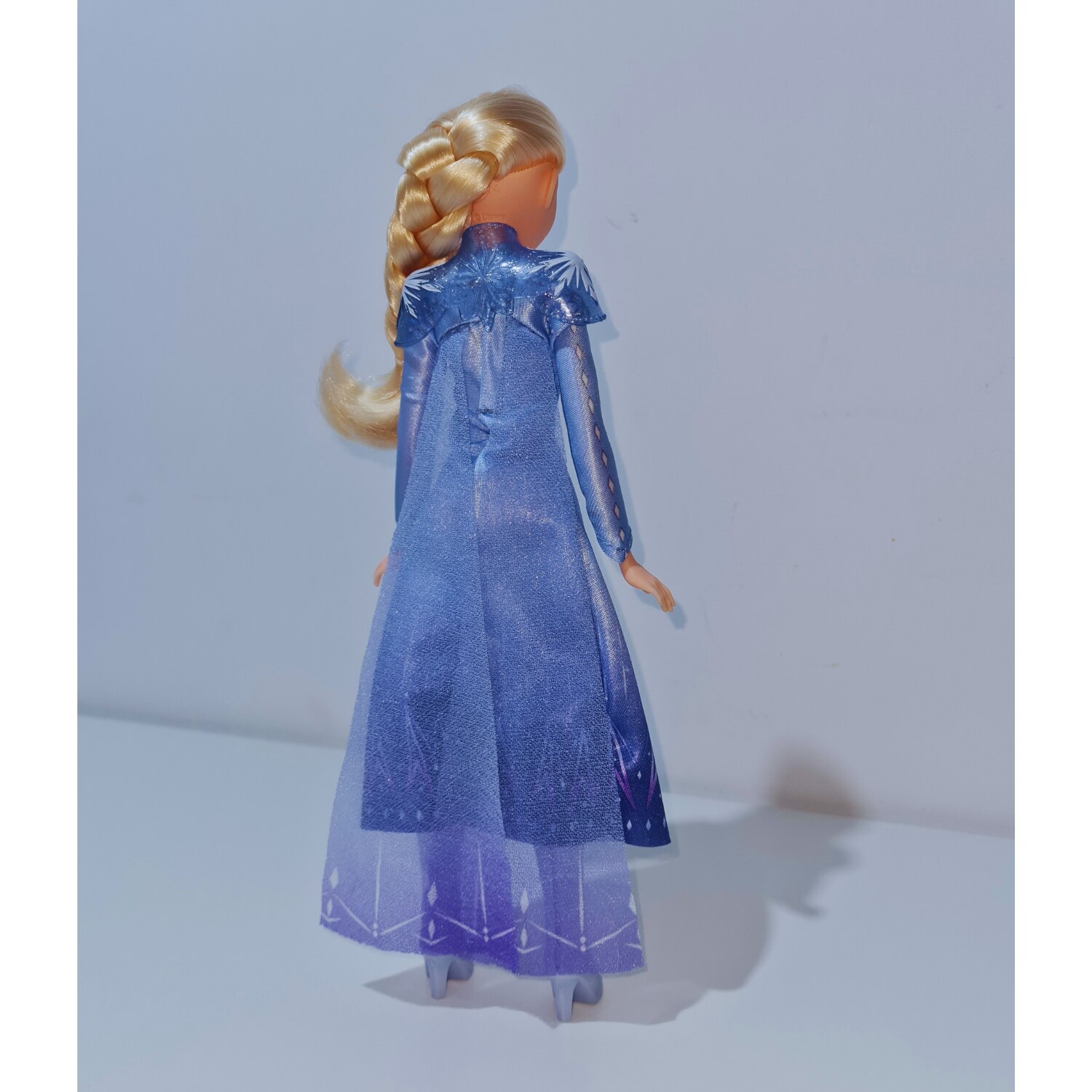 Papusa Disney Frozen II, Elsa, Swirling adventure, 28cm, 3+ani - eMAG.ro
