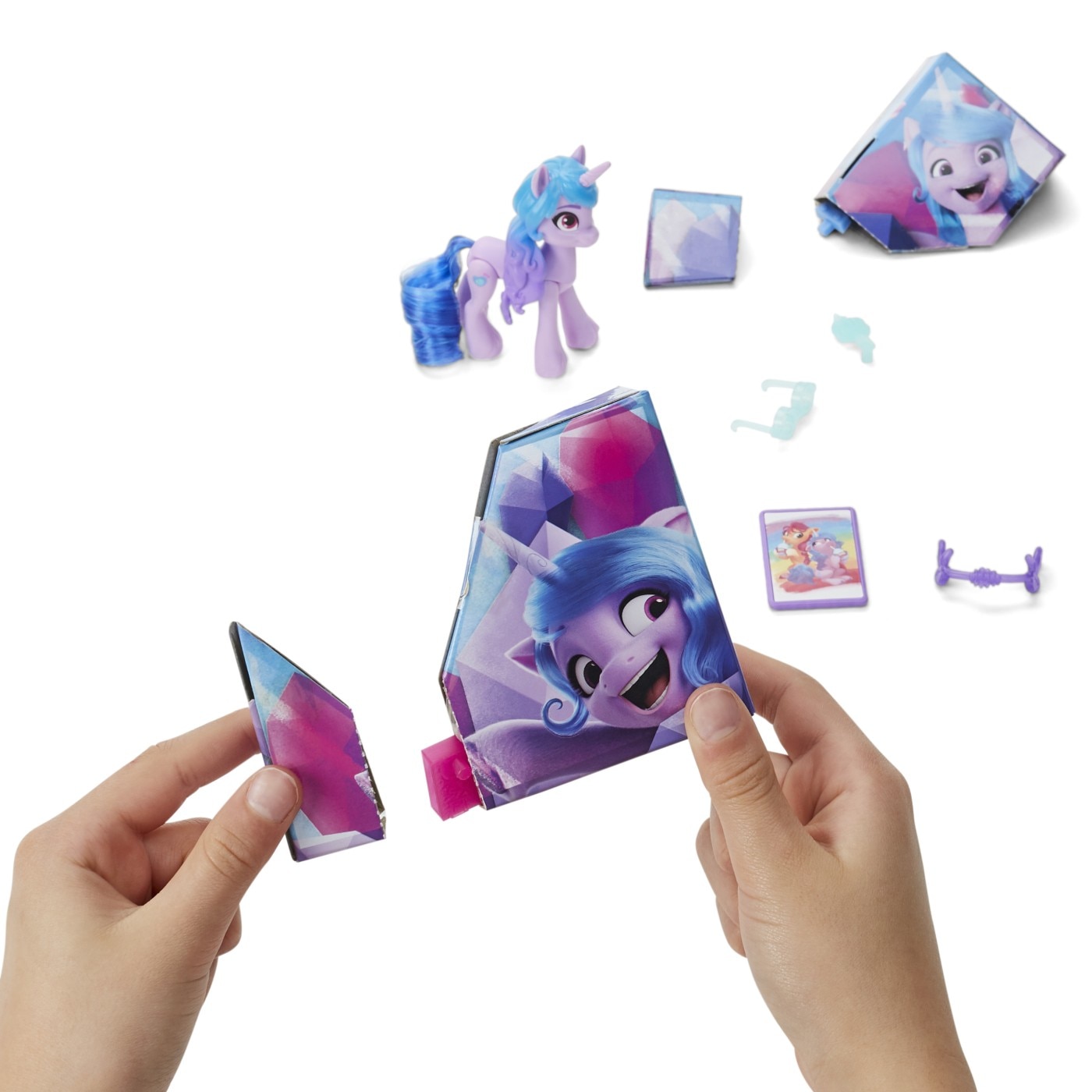 Figurina My Little Pony - Cutie mark magic: Izzy Moonbow, 7.5 cm - eMAG.ro