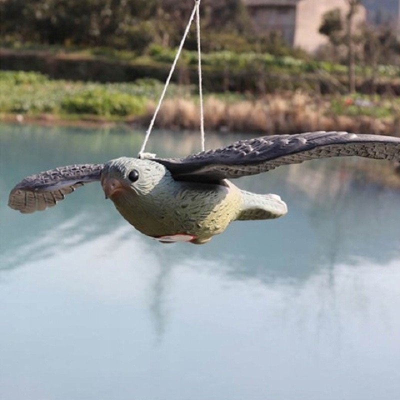 Figurina pentru alungarea pasarilor, soim in zbor, din plastic, Gonga ...