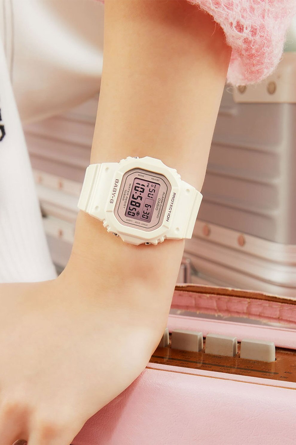 Casio, Ceas digital Baby G, Alb - eMAG.ro
