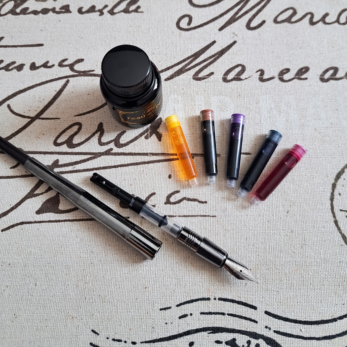 Set stilou cu penita, calimara, 5 rezerve, Naimeed D5225, model3 - eMAG.ro