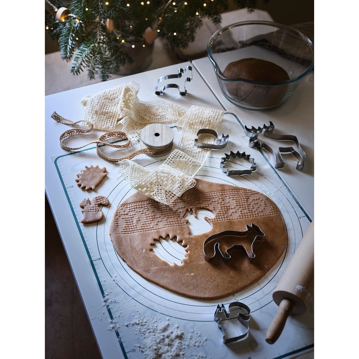 Plansa cu forme pentru prajituri, 61 x 46 cm - eMAG.ro